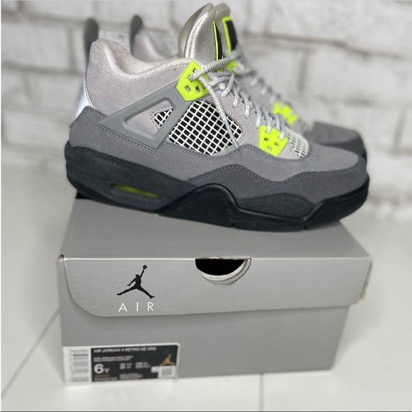 Jordan | Shoes | Air Jordan Neon Retro 4s Se Size 6 | Poshmark